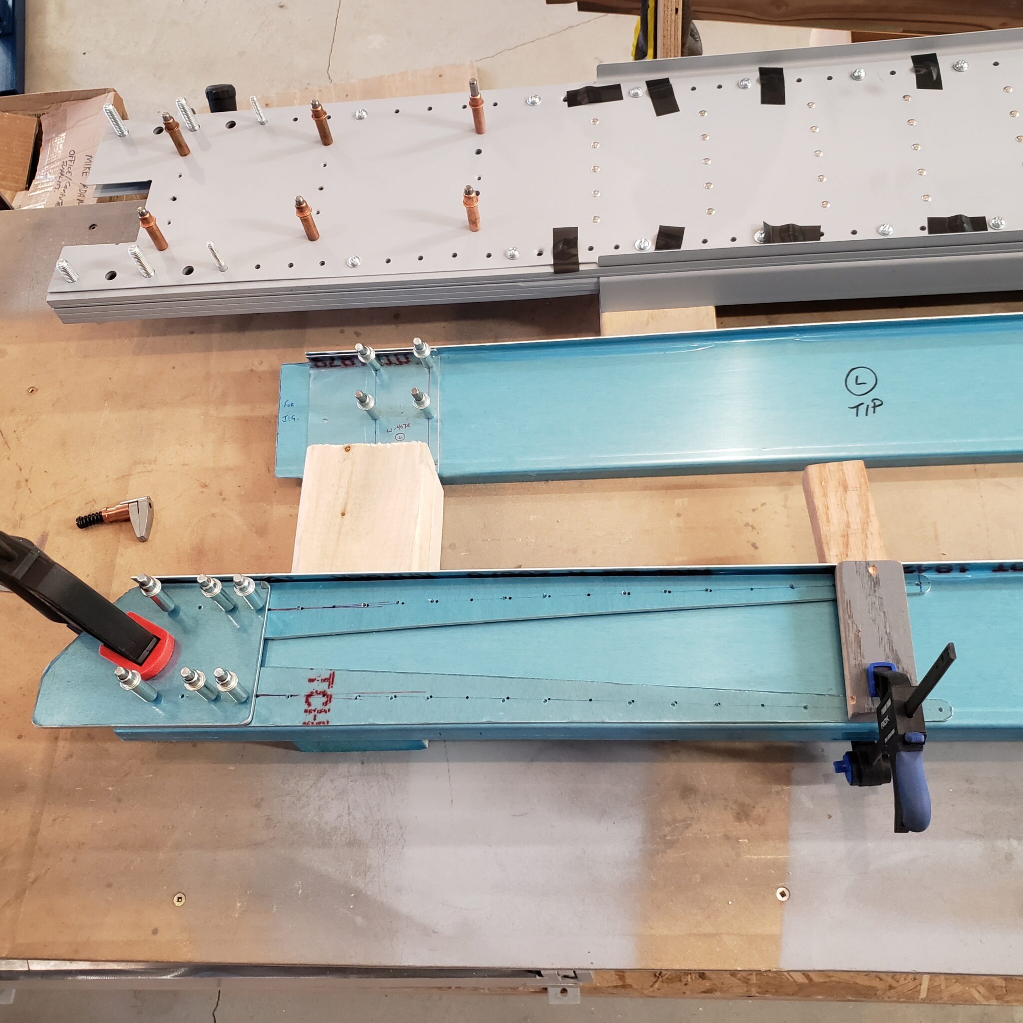 Rear Wing Spar Assembly - F1 Rocket Hangar