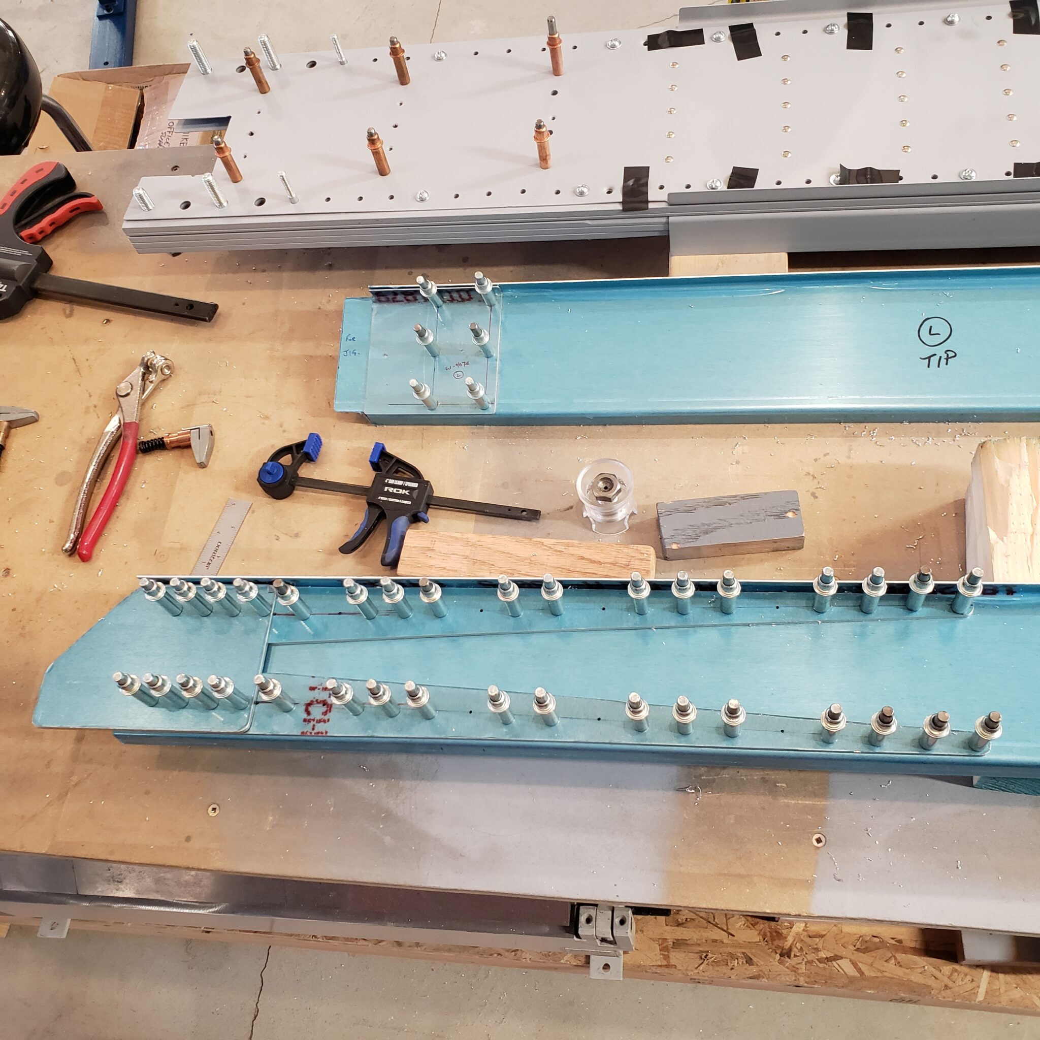 Rear Wing Spar Assembly - F1 Rocket Hangar