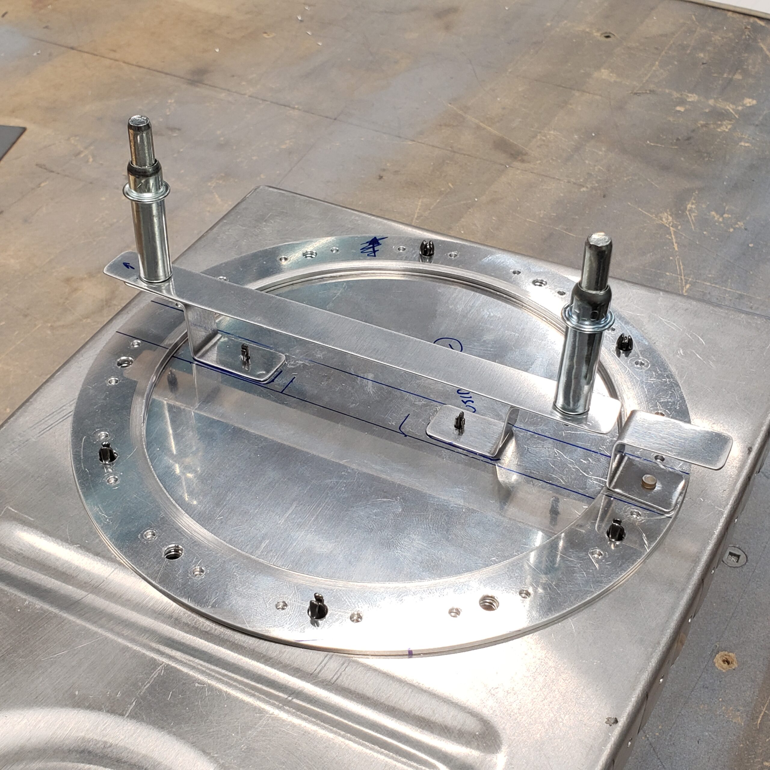 Fuel Tank Anti-Hang Up Guide - F1 Rocket Hangar